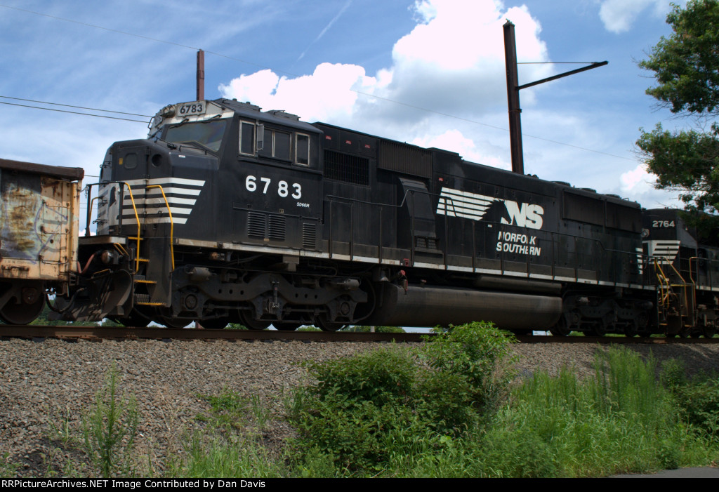 NS SD60M 6783 trails on 61Z